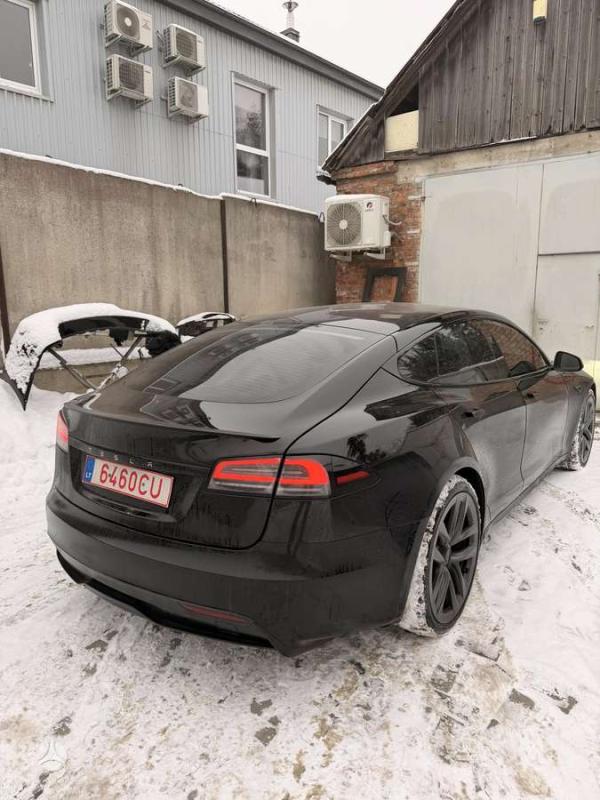 Melns Tesla Model S 2024 Kauņa, ar dzinēja tilpumu 0.00 L un nobraukumu 7 tūkst. km par 69000 €, foto 3 vietnē AUTOMOTO.COM.LV