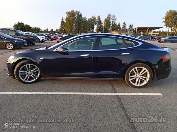 Blue Tesla Model S 2013 in Tallinn, with an engine capacity of 0.00 L and mileage of 301 thousand km for 14300 €, photo 1 on AUTOMOTO.COM.LV