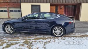 Blue Tesla Model S 2013 in Tallinn, with an engine capacity of 0.00 L and mileage of 301 thousand km for 14300 €, photo 9 on AUTOMOTO.COM.LV