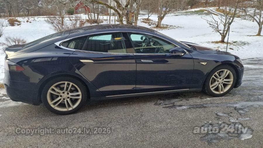 Blue Tesla Model S 2013 in Tallinn, with an engine capacity of 0.00 L and mileage of 301 thousand km for 14300 €, photo 10 on AUTOMOTO.COM.LV