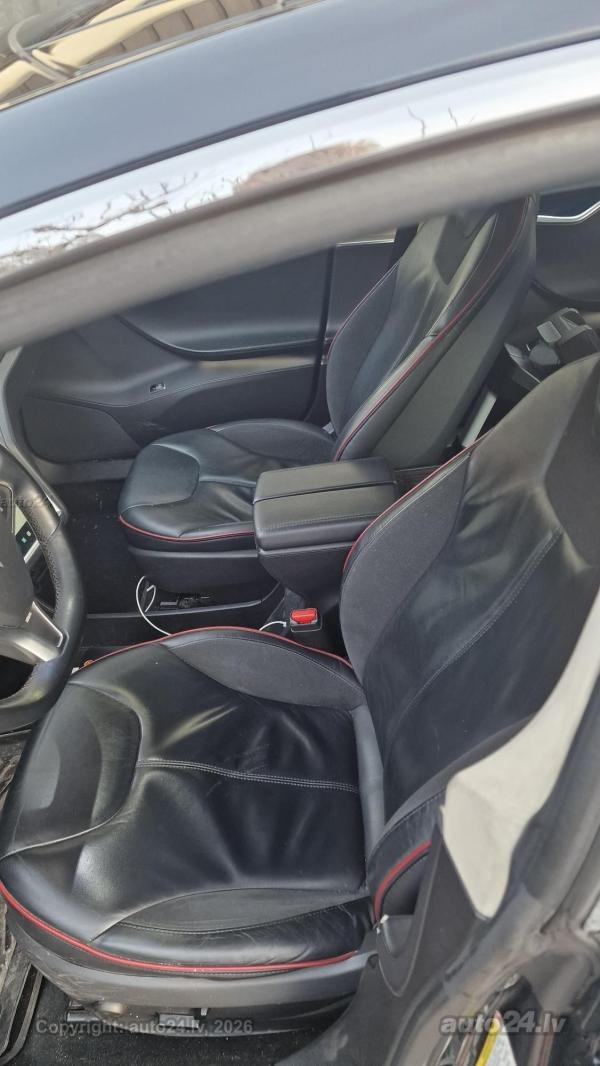 Blue Tesla Model S 2013 in Tallinn, with an engine capacity of 0.00 L and mileage of 301 thousand km for 14300 €, photo 10 on AUTOMOTO.COM.LV