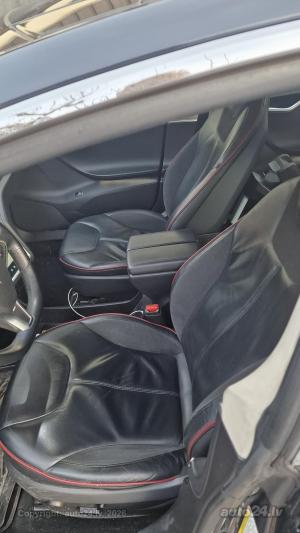 Blue Tesla Model S 2013 in Tallinn, with an engine capacity of 0.00 L and mileage of 301 thousand km for 14300 €, photo 11 on AUTOMOTO.COM.LV