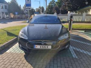 Синий Тесла Модель С 2013 в Таураге, объемом двигателя 0.00 л и пробегом 150 тыс. км за 10500 €, фото 6 на AUTOMOTO.COM.LV