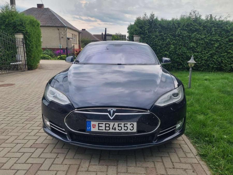 Zils Tesla Model S 2014 Tauragė, ar dzinēja tilpumu 0.00 L un nobraukumu 150 tūkst. km par 10700 €, foto 3 vietnē AUTOMOTO.COM.LV