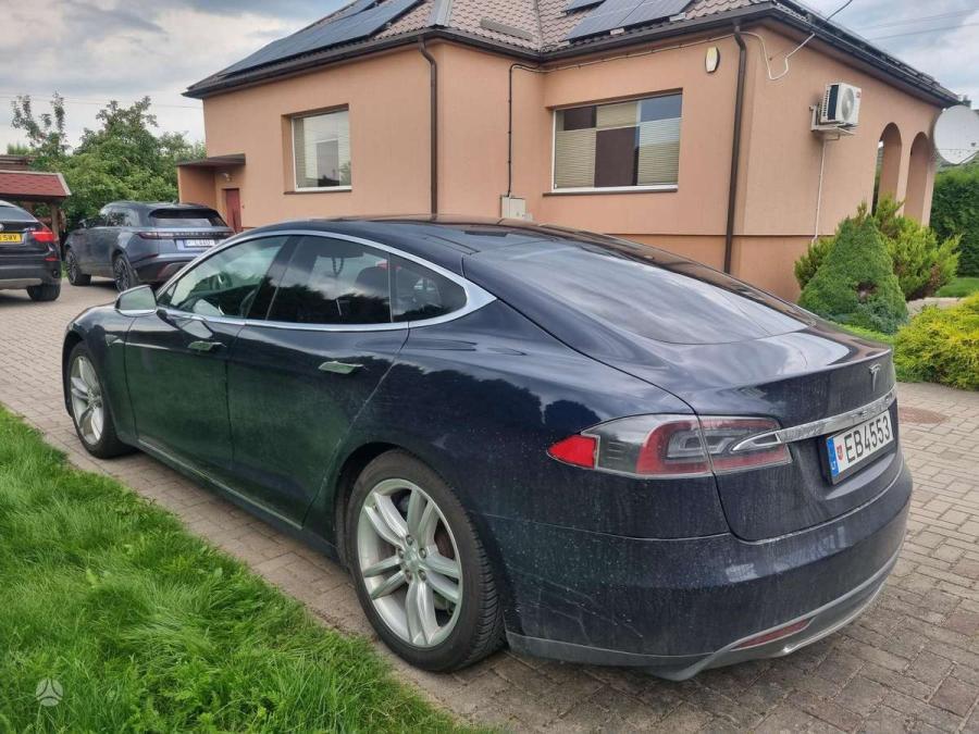 Zils Tesla Model S 2014 Tauragė, ar dzinēja tilpumu 0.00 L un nobraukumu 150 tūkst. km par 10700 €, foto 5 vietnē AUTOMOTO.COM.LV
