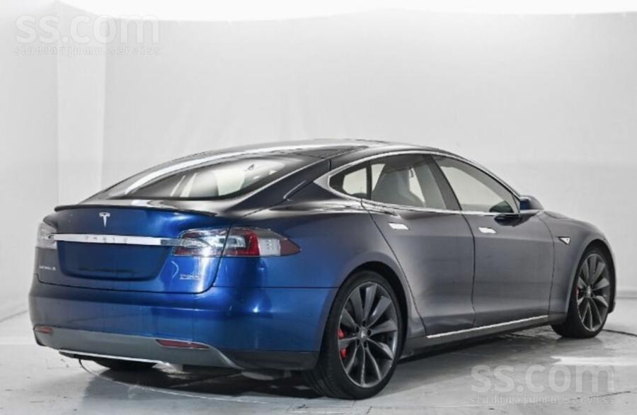 Blue Tesla Model S 2015 in Riga, with an engine capacity of 0.00 L and mileage of 164 thousand km for 19777 €, photo 3 on AUTOMOTO.COM.LV