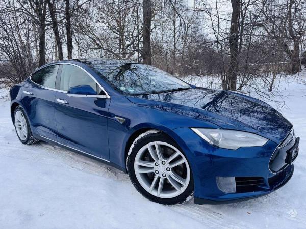 Blue Tesla Model S 2015 in Siauliai, with an engine capacity of 0.00 L and mileage of 233 thousand km for 15150 €, photo 6 on AUTOMOTO.COM.LV