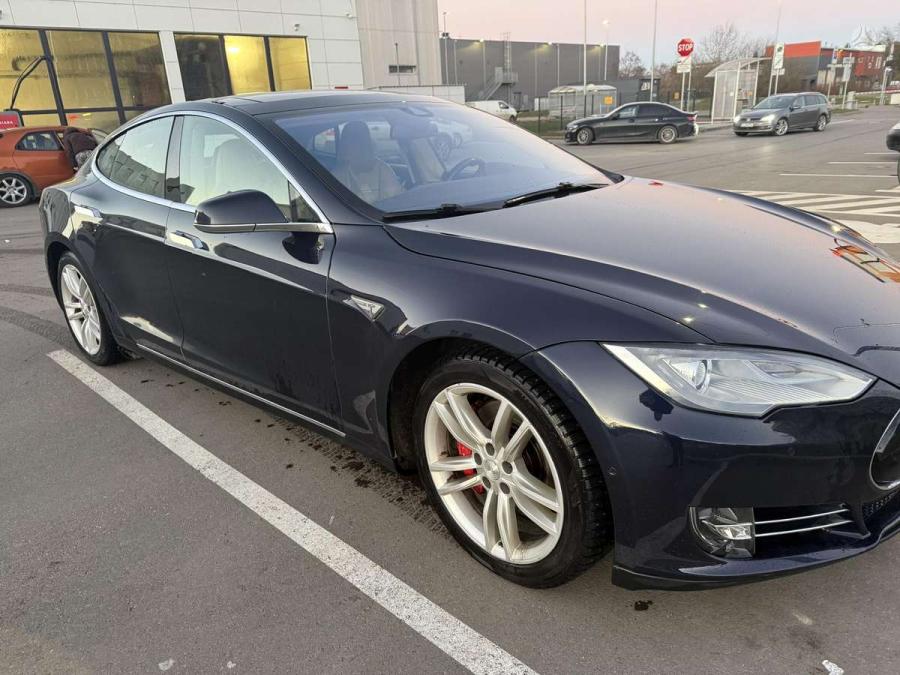 Zils Tesla Model S 2015 Kauņa, ar dzinēja tilpumu 0.00 L un nobraukumu 243 tūkst. km par 15300 €, foto 2 vietnē AUTOMOTO.COM.LV