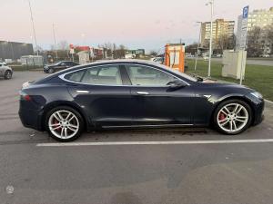 Zils Tesla Model S 2015 Kauņa, ar dzinēja tilpumu 0.00 L un nobraukumu 243 tūkst. km par 15300 €, foto 3 vietnē AUTOMOTO.COM.LV