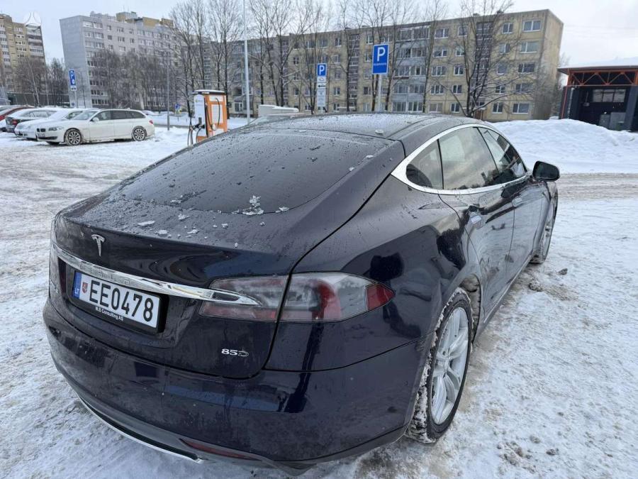 Zils Tesla Model S 2015 Kauņa, ar dzinēja tilpumu 0.00 L un nobraukumu 237 tūkst. km par 14999 €, foto 1 vietnē AUTOMOTO.COM.LV