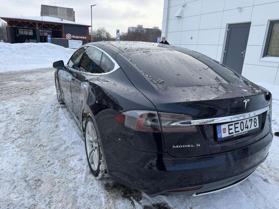 Zils Tesla Model S 2015 Kauņa, ar dzinēja tilpumu 0.00 L un nobraukumu 237 tūkst. km par 14999 €, foto 2 vietnē AUTOMOTO.COM.LV