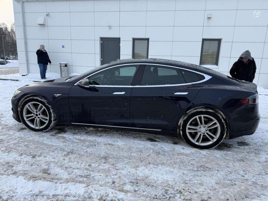 Zils Tesla Model S 2015 Kauņa, ar dzinēja tilpumu 0.00 L un nobraukumu 237 tūkst. km par 14999 €, foto 8 vietnē AUTOMOTO.COM.LV