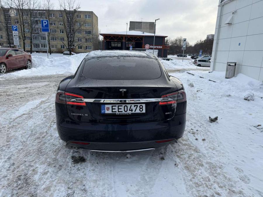 Zils Tesla Model S 2015 Kauņa, ar dzinēja tilpumu 0.00 L un nobraukumu 237 tūkst. km par 14999 €, foto 10 vietnē AUTOMOTO.COM.LV