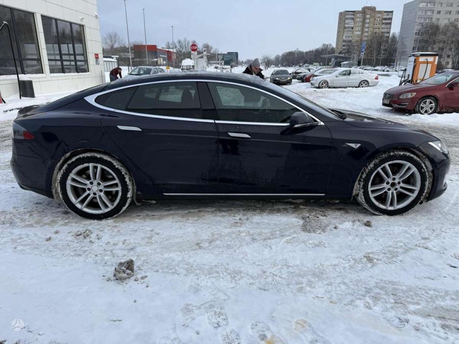 Zils Tesla Model S 2015 Kauņa, ar dzinēja tilpumu 0.00 L un nobraukumu 237 tūkst. km par 14999 €, foto 14 vietnē AUTOMOTO.COM.LV