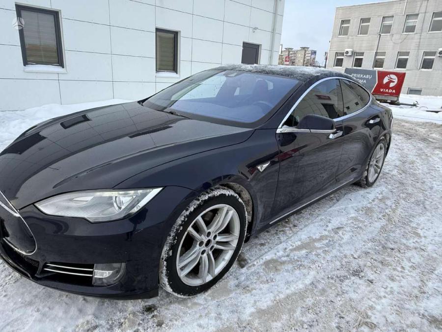 Zils Tesla Model S 2015 Kauņa, ar dzinēja tilpumu 0.00 L un nobraukumu 237 tūkst. km par 14999 €, foto 15 vietnē AUTOMOTO.COM.LV