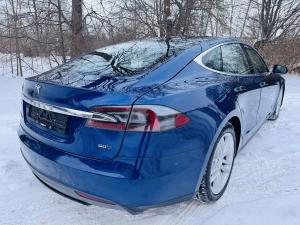 Blue Tesla Model S 2015 in Siauliai, with an engine capacity of 0.00 L and mileage of 233 thousand km for 15150 €, photo 10 on AUTOMOTO.COM.LV