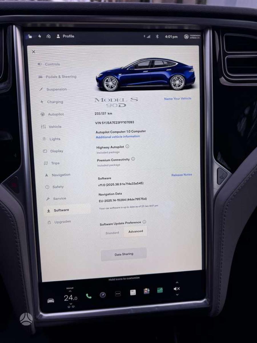 Blue Tesla Model S 2015 in Siauliai, with an engine capacity of 0.00 L and mileage of 233 thousand km for 15150 €, photo 24 on AUTOMOTO.COM.LV