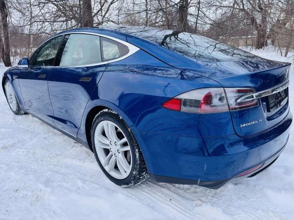 Zils Tesla Model S 2015 Šauļi, ar dzinēja tilpumu 0.00 L un nobraukumu 233 tūkst. km par 15150 €, foto 8 vietnē AUTOMOTO.COM.LV