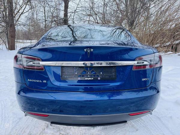 Zils Tesla Model S 2015 Šauļi, ar dzinēja tilpumu 0.00 L un nobraukumu 233 tūkst. km par 15150 €, foto 9 vietnē AUTOMOTO.COM.LV