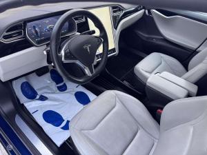 Blue Tesla Model S 2015 in Siauliai, with an engine capacity of 0.00 L and mileage of 233 thousand km for 15150 €, photo 17 on AUTOMOTO.COM.LV