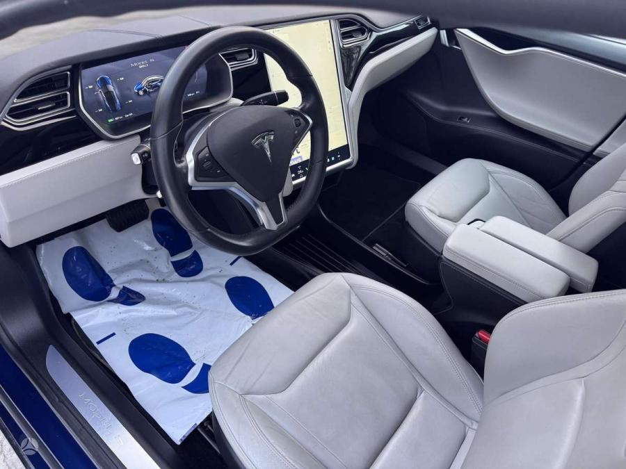 Blue Tesla Model S 2015 in Siauliai, with an engine capacity of 0.00 L and mileage of 233 thousand km for 15150 €, photo 17 on AUTOMOTO.COM.LV