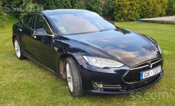 Blue Tesla Model S 2015 in Jurmala, with an engine capacity of 0.00 L and mileage of 161 thousand km for 14900 €, photo 2 on AUTOMOTO.COM.LV