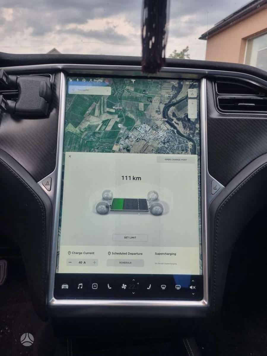 Blue Tesla Model S 2015 in Taurage, with an engine capacity of 0.00 L and mileage of 150 thousand km for 10600 €, photo 16 on AUTOMOTO.COM.LV