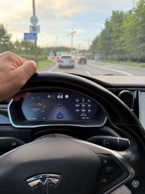Zils Tesla Model S 2016 Viļņa, ar dzinēja tilpumu 0.00 L un nobraukumu 259 tūkst. km par 12850 €, foto 5 vietnē AUTOMOTO.COM.LV