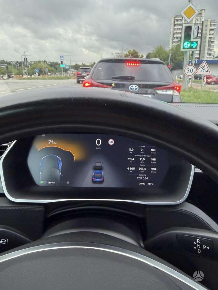 Zils Tesla Model S 2016 Viļņa, ar dzinēja tilpumu 0.00 L un nobraukumu 259 tūkst. km par 12850 €, foto 12 vietnē AUTOMOTO.COM.LV
