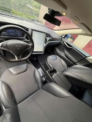 Zils Tesla Model S 2016 Viļņa, ar dzinēja tilpumu 0.00 L un nobraukumu 259 tūkst. km par 12850 €, foto 15 vietnē AUTOMOTO.COM.LV