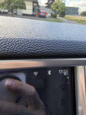 Zils Tesla Model S 2016 Viļņa, ar dzinēja tilpumu 0.00 L un nobraukumu 259 tūkst. km par 12850 €, foto 23 vietnē AUTOMOTO.COM.LV