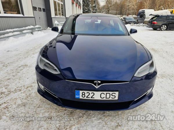 Blue Tesla Model S 2017 in Tartu, with an engine capacity of 0.00 L and mileage of 117 thousand km for 24600 €, photo 2 on AUTOMOTO.COM.LV