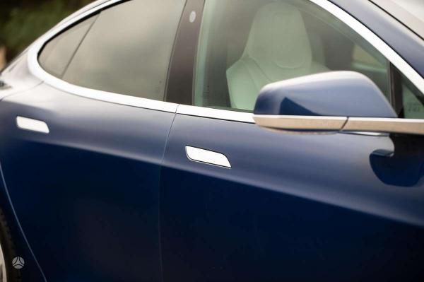 Zils Tesla Model S 2017 Kauņa, ar dzinēja tilpumu 0.00 L un nobraukumu 123 tūkst. km par 22000 €, foto 10 vietnē AUTOMOTO.COM.LV