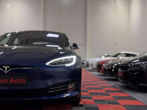 Zils Tesla Model S 2018 Viļņa, ar dzinēja tilpumu 0.00 L un nobraukumu 190 tūkst. km par 16990 €, foto 7 vietnē AUTOMOTO.COM.LV