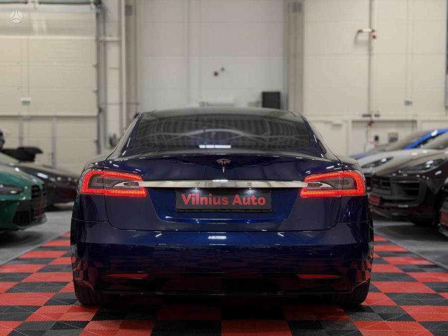 Zils Tesla Model S 2018 Viļņa, ar dzinēja tilpumu 0.00 L un nobraukumu 190 tūkst. km par 15000 €, foto 6 vietnē AUTOMOTO.COM.LV