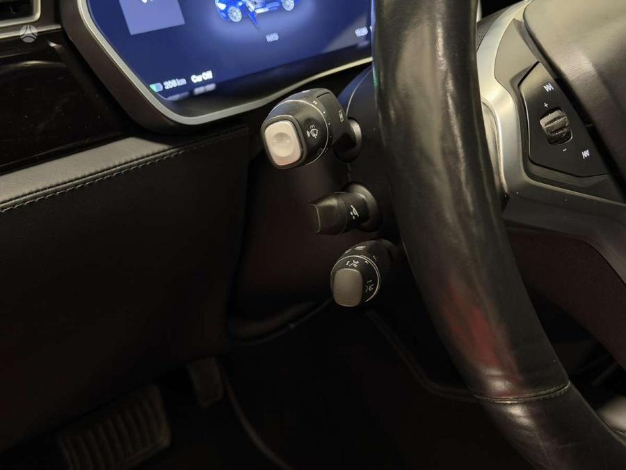 Zils Tesla Model S 2018 Viļņa, ar dzinēja tilpumu 0.00 L un nobraukumu 190 tūkst. km par 15000 €, foto 18 vietnē AUTOMOTO.COM.LV