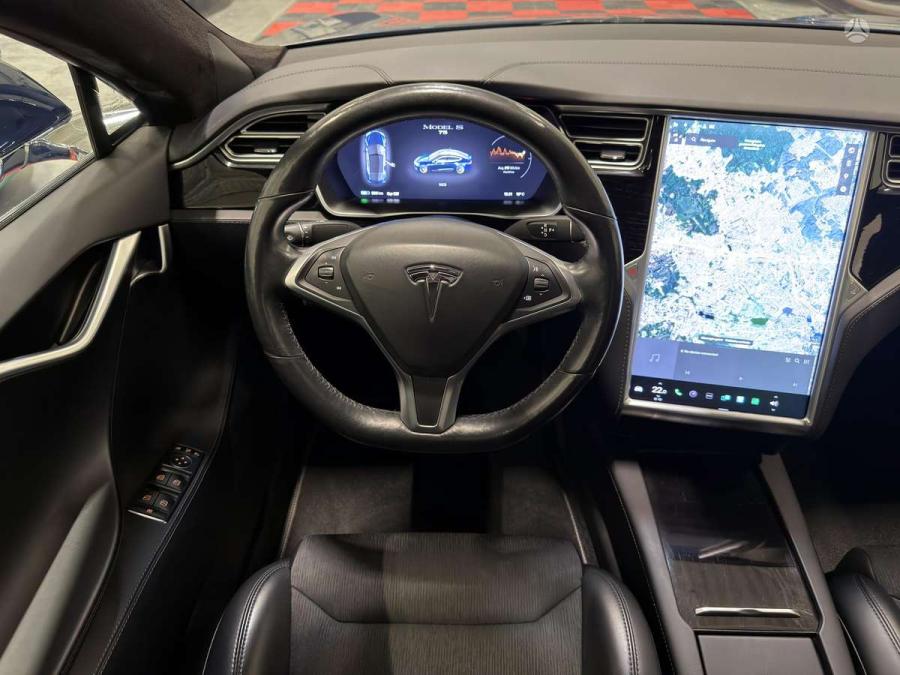 Zils Tesla Model S 2018 Viļņa, ar dzinēja tilpumu 0.00 L un nobraukumu 190 tūkst. km par 15000 €, foto 22 vietnē AUTOMOTO.COM.LV