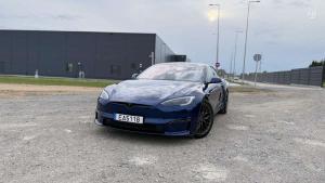 Blue Tesla Model S 2022 in Kaunas, with an engine capacity of 0.00 L and mileage of 15 thousand km for 43000 €, photo  on AUTOMOTO.COM.LV