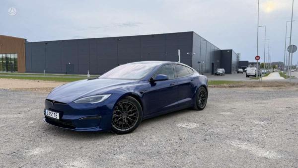 Blue Tesla Model S 2022 in Kaunas, with an engine capacity of 0.00 L and mileage of 15 thousand km for 43000 €, photo 2 on AUTOMOTO.COM.LV