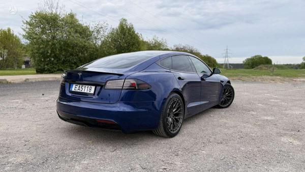 Blue Tesla Model S 2022 in Kaunas, with an engine capacity of 0.00 L and mileage of 15 thousand km for 43000 €, photo 5 on AUTOMOTO.COM.LV