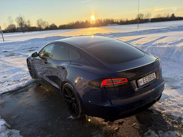 Blue Tesla Model S 2024 in Kaunas, with an engine capacity of 0.00 L and mileage of 20 thousand km for 55000 €, photo 5 on AUTOMOTO.COM.LV