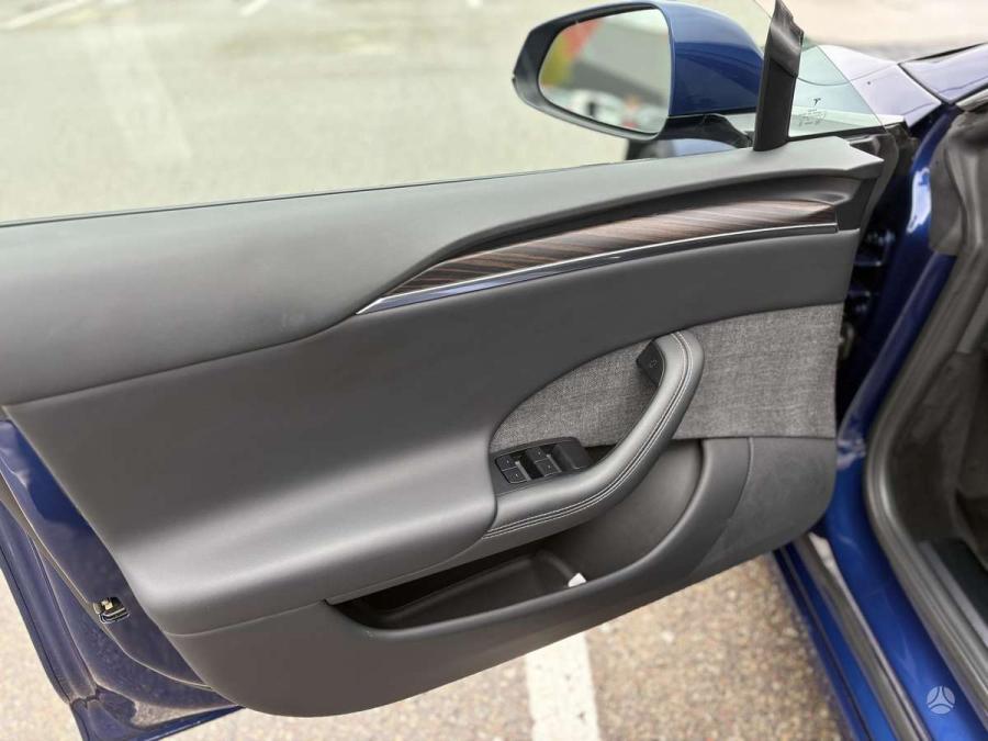 Blue Tesla Model S 2024 in Kaunas, with an engine capacity of 0.00 L and mileage of 30 thousand km for 53500 €, photo 20 on AUTOMOTO.COM.LV