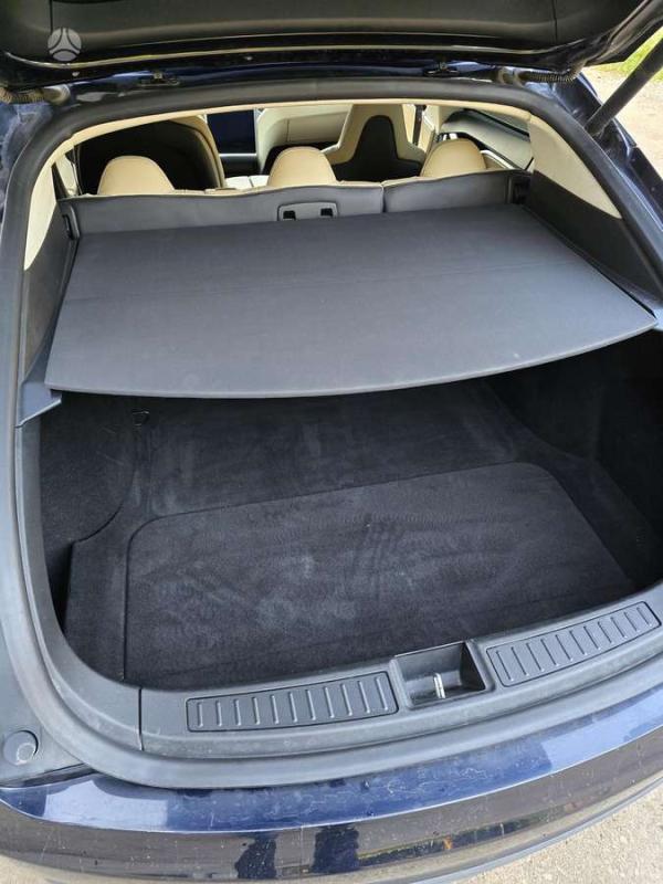 Blue Tesla Model S 2014 in Telschi, with an engine capacity of 0.00 L and mileage of 200 thousand km for 15000 €, photo 6 on AUTOMOTO.COM.LV