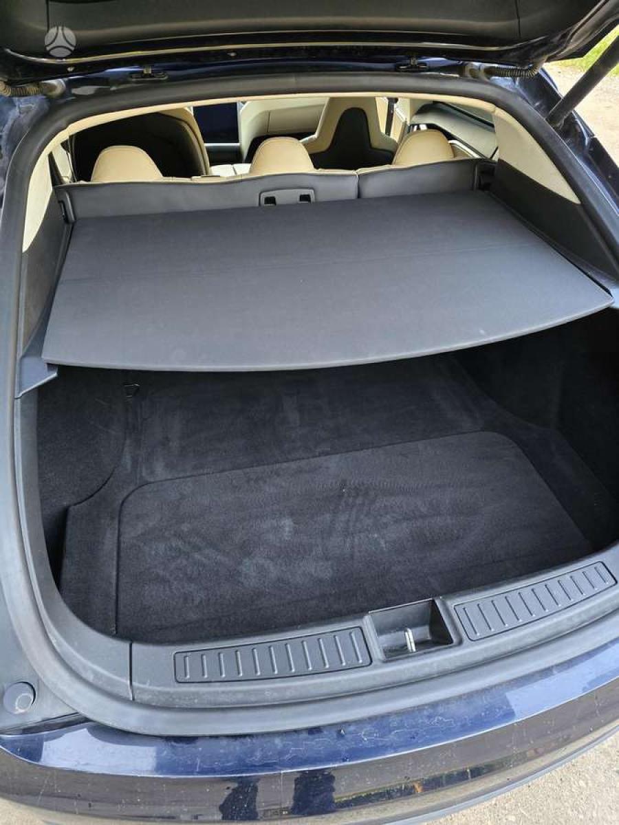 Blue Tesla Model S 2014 in Telschi, with an engine capacity of 0.00 L and mileage of 200 thousand km for 15000 €, photo 7 on AUTOMOTO.COM.LV