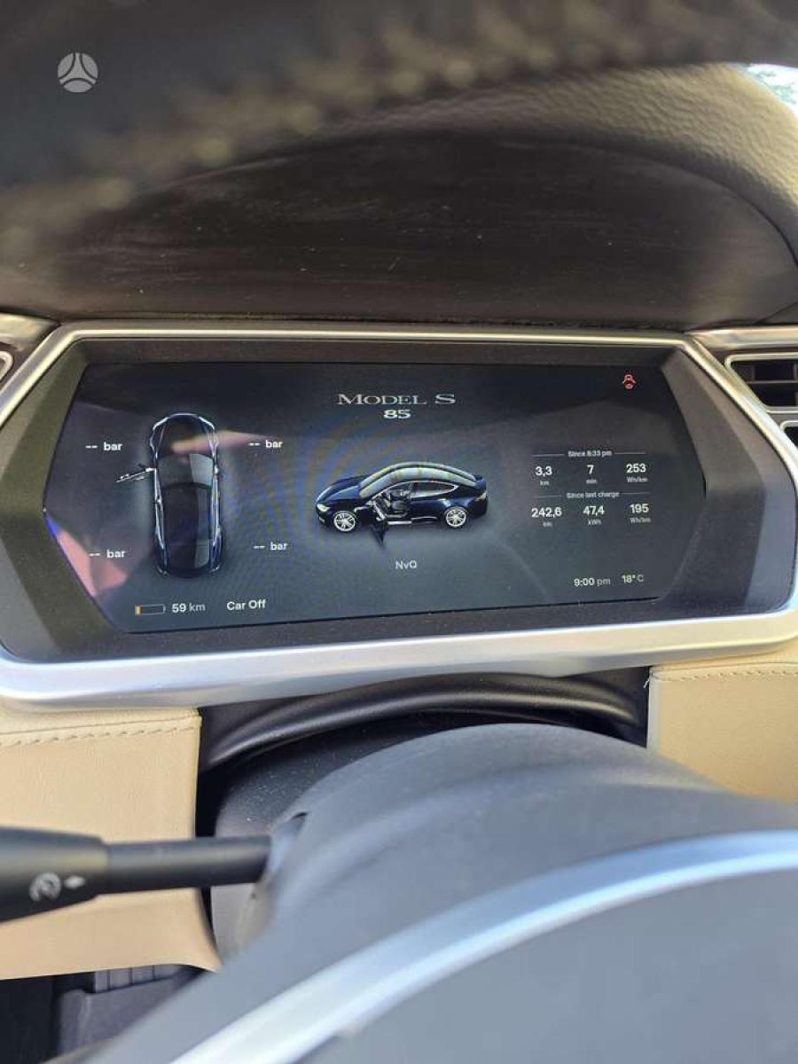 Blue Tesla Model S 2014 in Telschi, with an engine capacity of 0.00 L and mileage of 200 thousand km for 15000 €, photo 11 on AUTOMOTO.COM.LV