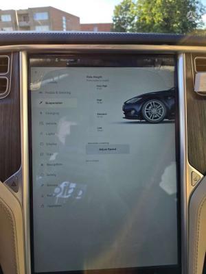 Blue Tesla Model S 2014 in Telschi, with an engine capacity of 0.00 L and mileage of 200 thousand km for 15000 €, photo 15 on AUTOMOTO.COM.LV