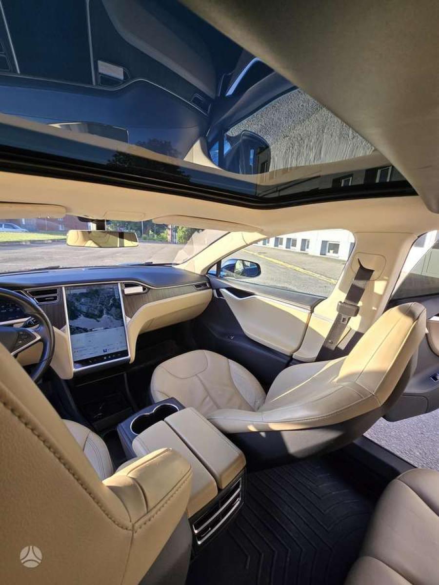 Blue Tesla Model S 2014 in Telschi, with an engine capacity of 0.00 L and mileage of 200 thousand km for 15000 €, photo 21 on AUTOMOTO.COM.LV