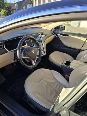 Blue Tesla Model S 2014 in Telschi, with an engine capacity of 0.00 L and mileage of 200 thousand km for 15000 €, photo 24 on AUTOMOTO.COM.LV