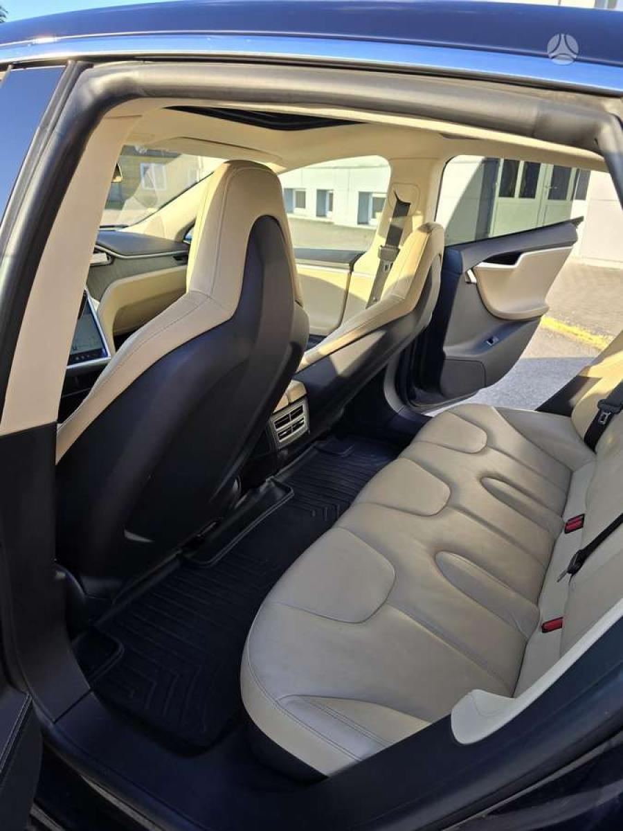 Blue Tesla Model S 2014 in Telschi, with an engine capacity of 0.00 L and mileage of 200 thousand km for 15000 €, photo 25 on AUTOMOTO.COM.LV