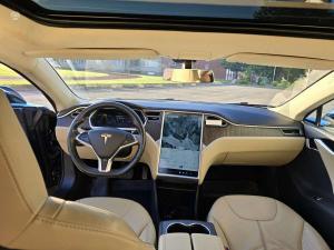 Blue Tesla Model S 2014 in Telschi, with an engine capacity of 0.00 L and mileage of 200 thousand km for 15000 €, photo 30 on AUTOMOTO.COM.LV